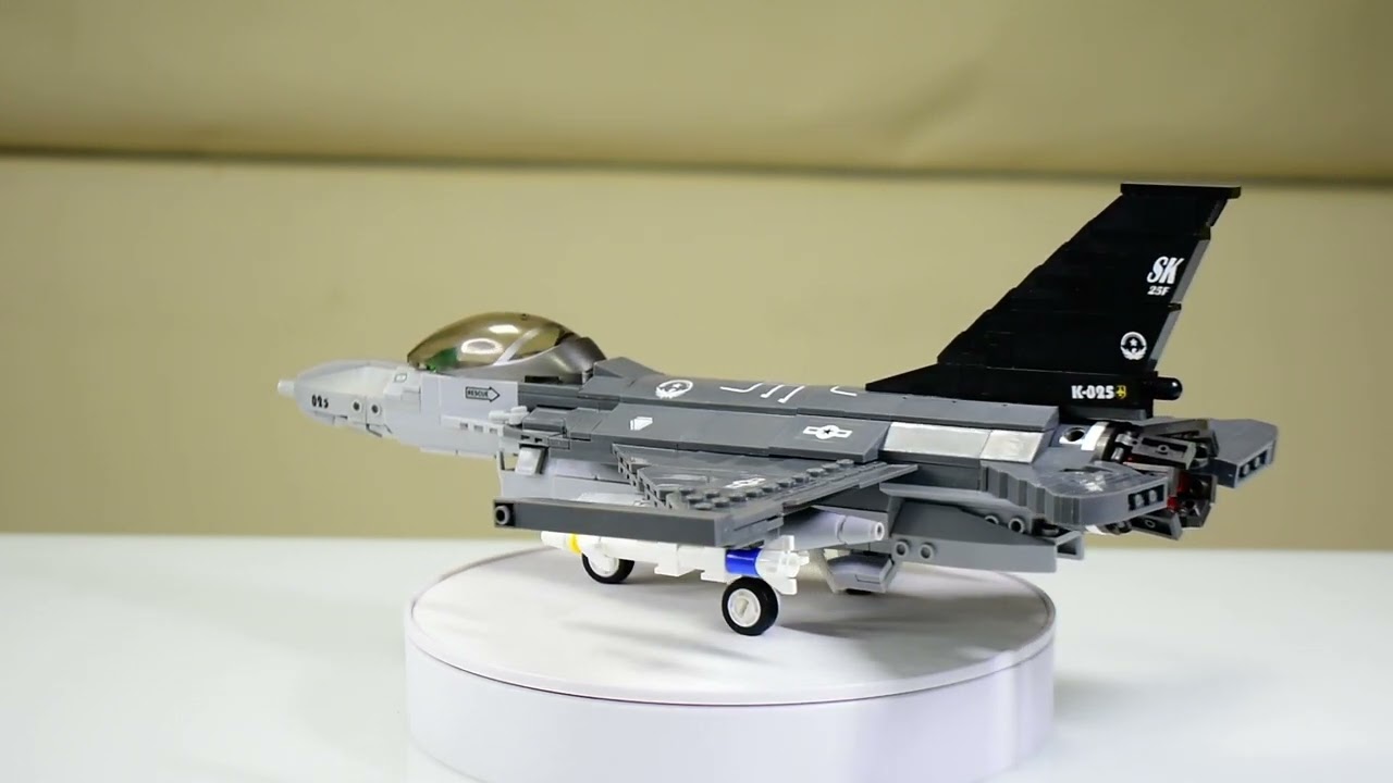 SLUBAN F16-C Falcon Fighter - M38-B0891 - YouTube