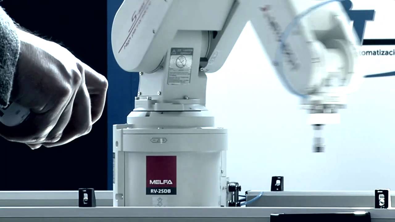 Robot controlled in Real Time with a Wii remote control - YouTube