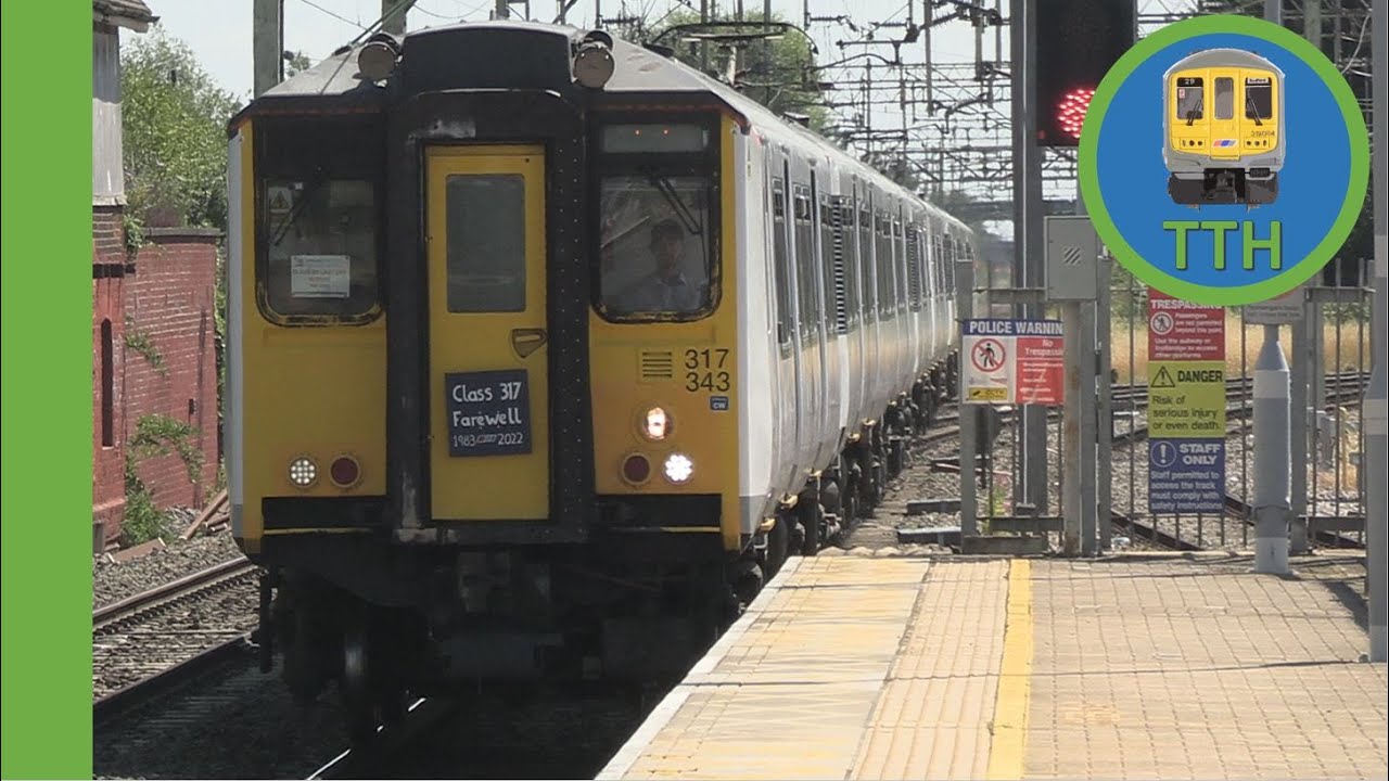 Class 317 at Cheshunt - Last day of the Class 317 - YouTube