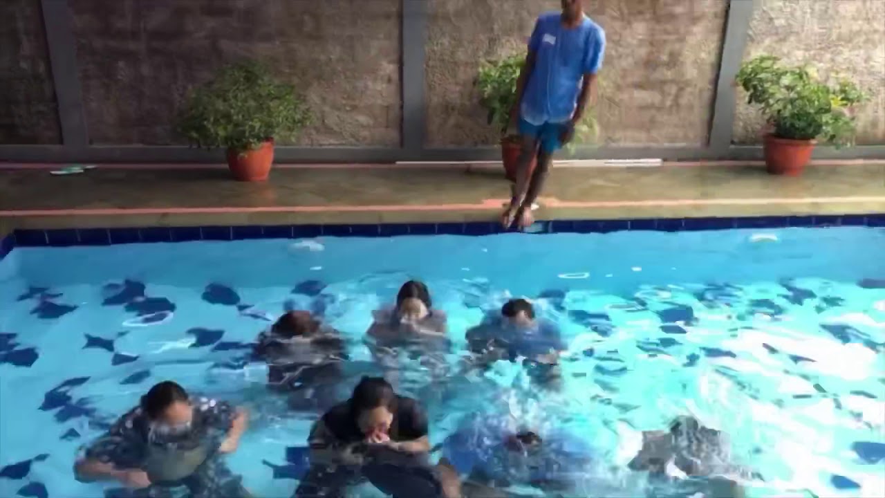 Swim dance pool dance - YouTube