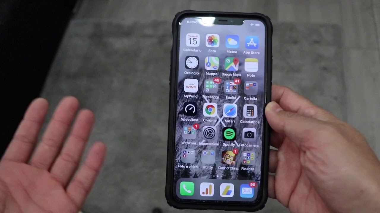 Iphone 11 Pro Max Trucchi Come Usare Con Una Mano Ita Youtube