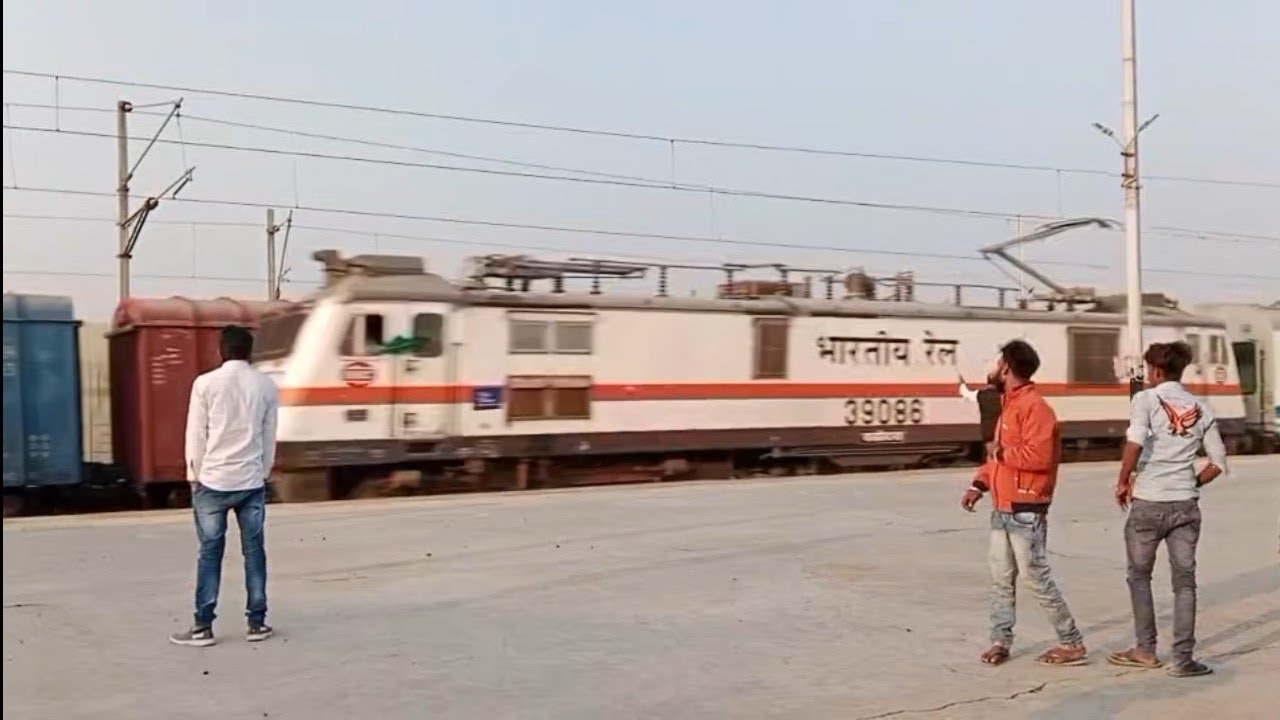 20947/20950 Ahmedabad Ekta Nagar (Kevadiya) Jan Shatabdi Express - YouTube