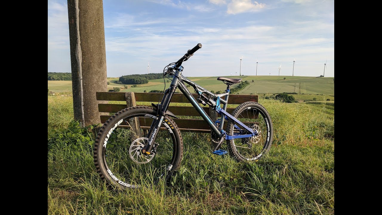 firstride, kleine Trailrunde mit Nicolai Helius AM 2012 Neuaufbau - YouTube