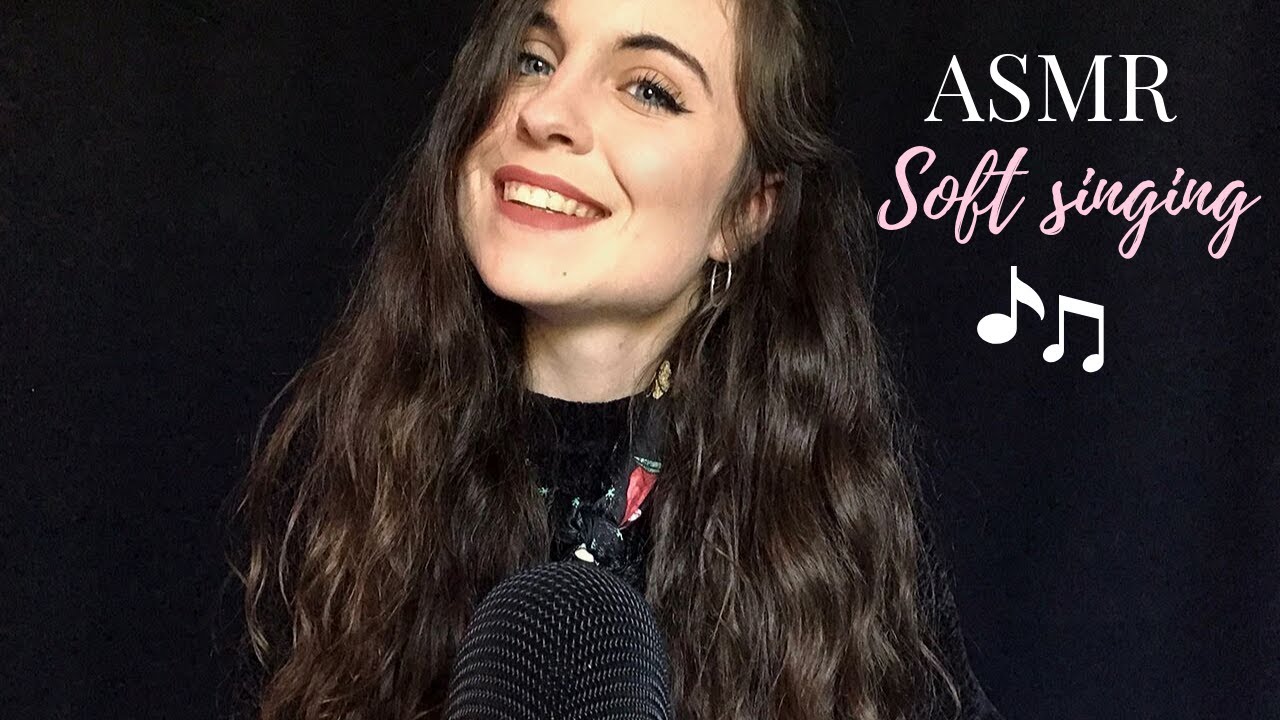 ASMR FRANCAIS 🌙 - Soft singing pour t'endormir (hand movements + face ...