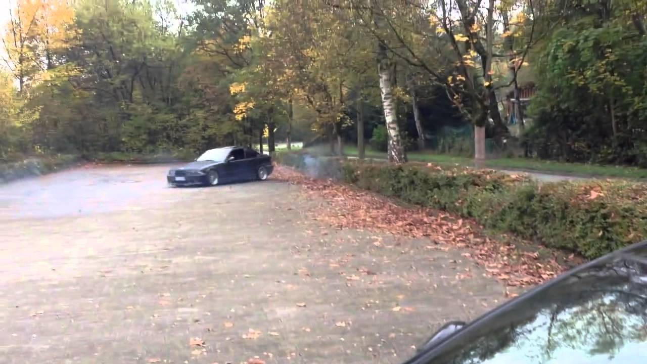 BMW M3 E36 // Tire smoke and a small burnout // Nice Sound - YouTube