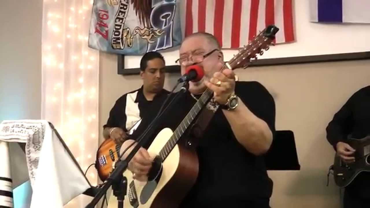 Sam Santiago and the Hinenu Adonai Band perform "I Run to You." - YouTube