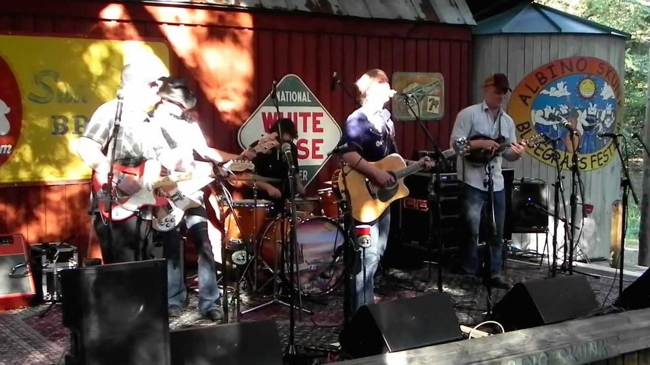 Zoe Muth & the Lost High Rollers at Albino Skunk 2012--Walking the Line ...