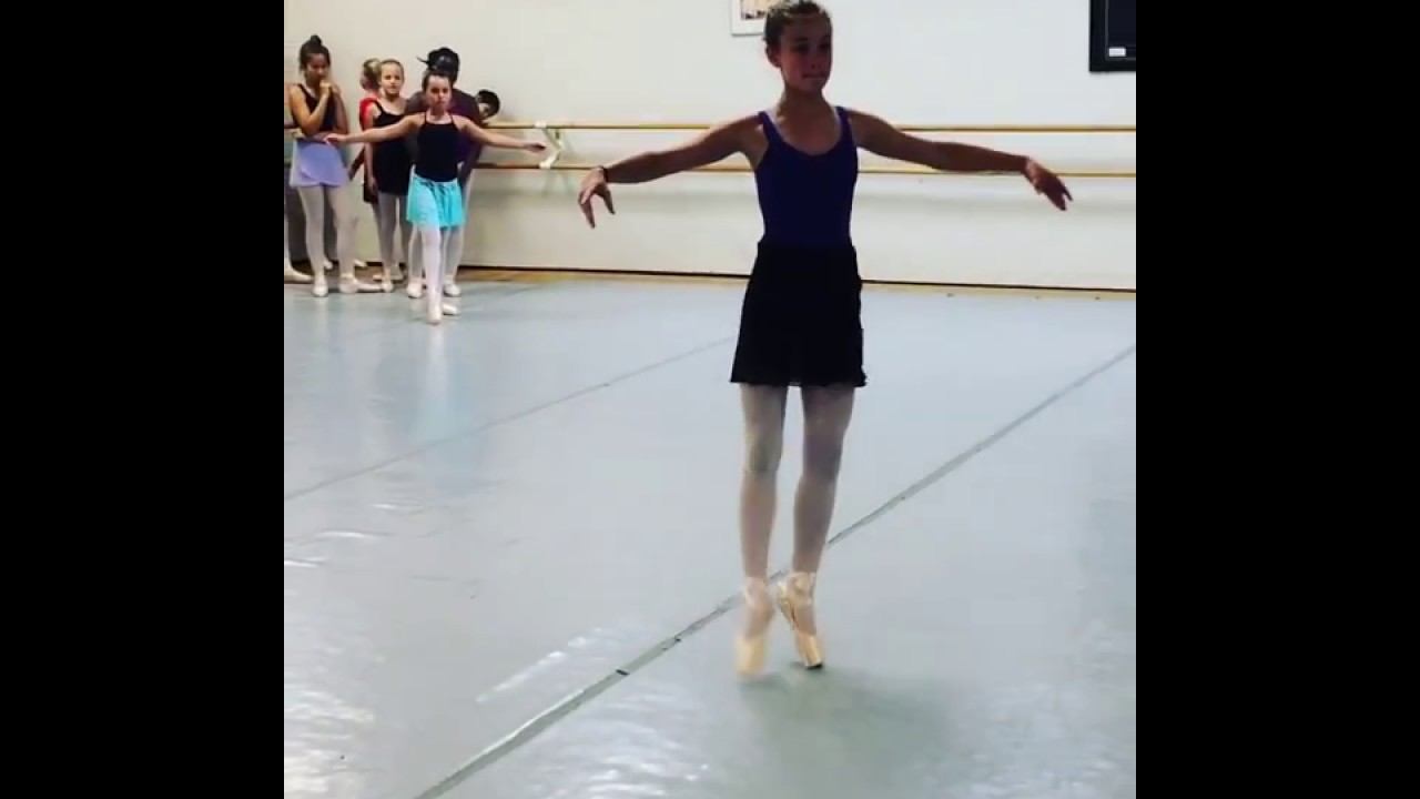 Their First Pointe Class! - YouTube