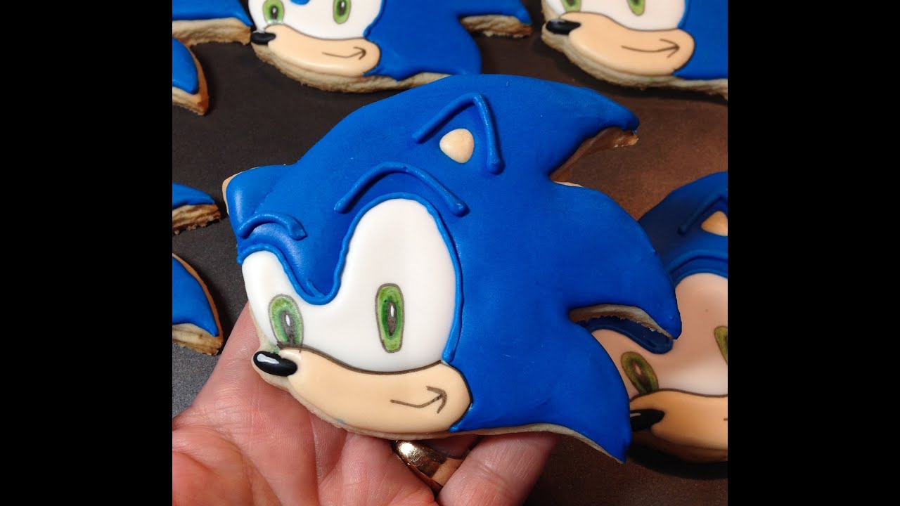 How To Make SONIC The Hedgehog Sugar Cookies - YouTube
