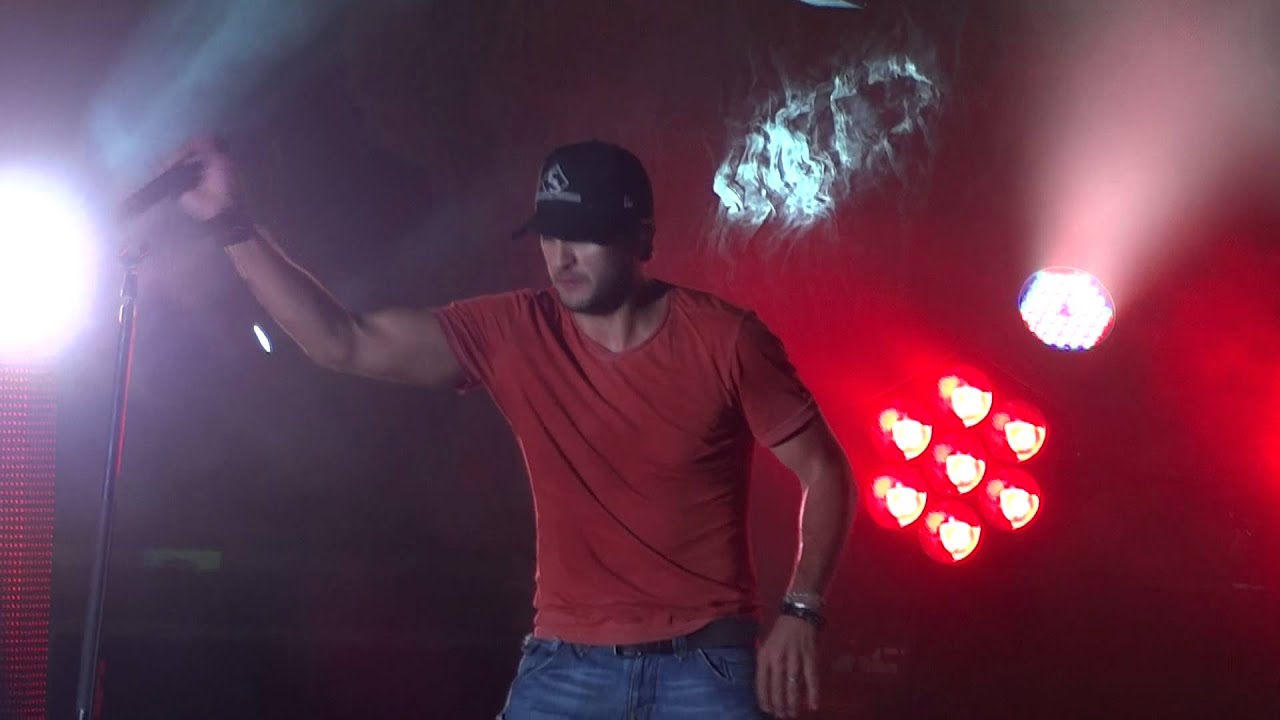 Luke Bryan - Kiss Tomorrow Goodbye - YouTube
