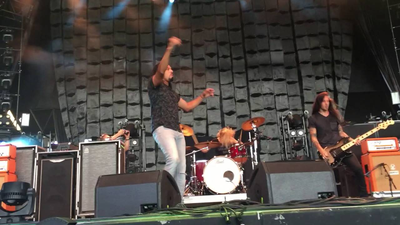 Pop Evil - Footsteps Live 2016 - YouTube