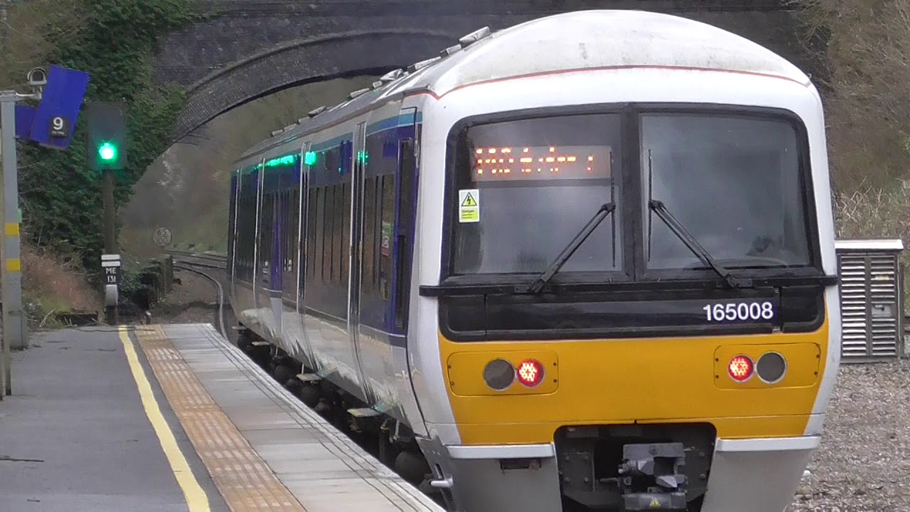 Chiltern Railways Class 165008 Departure Beaconsfield for Aylesbury ...