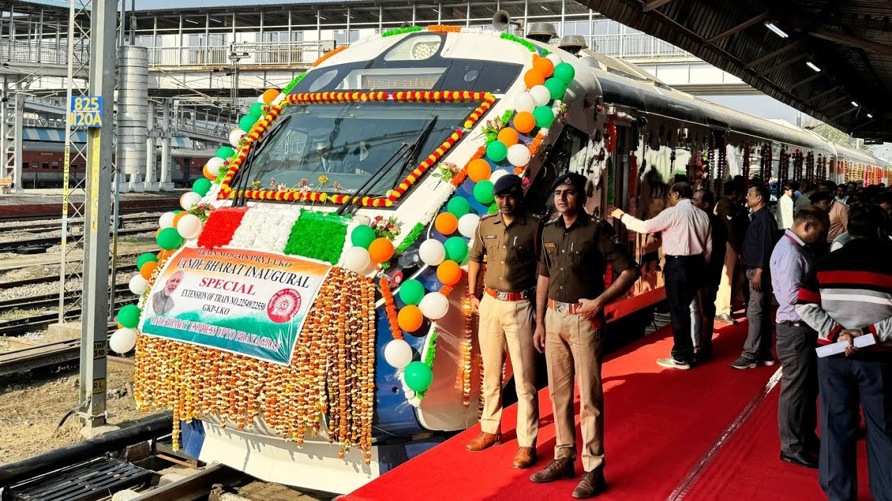 Prayagraj Gorakhpur Vande Bharat || Inaugural Journey || Prayagraj to ...