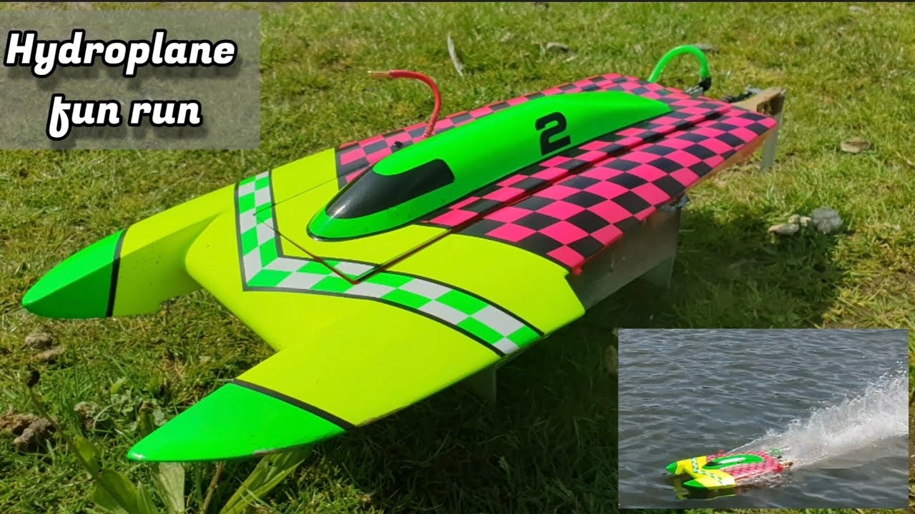 RC boat - brushless 3S mini hydro fun run - YouTube