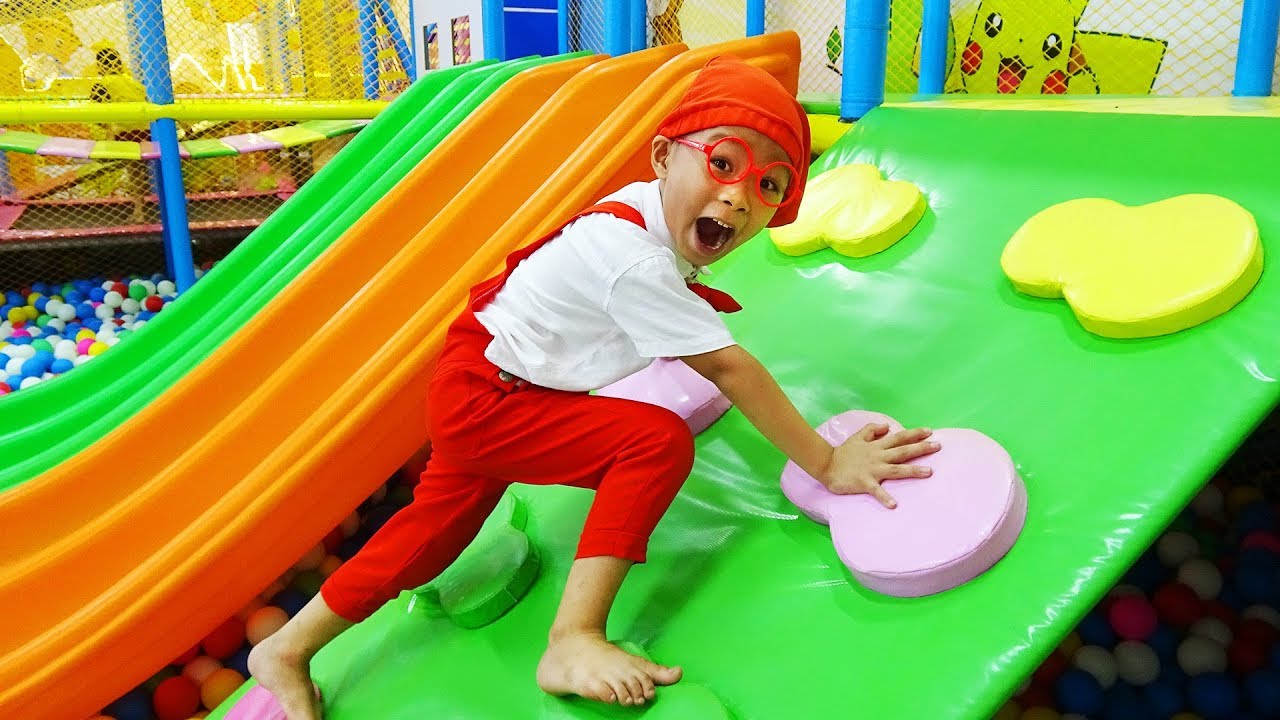 Family fun Indoor Playground Toy play area with slide and Nursery ...