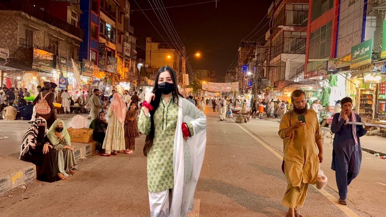 🇵🇰The Most Popular Bazaar in Rawalpindi Walking Tour 4K UHD 60FPS - YouTube