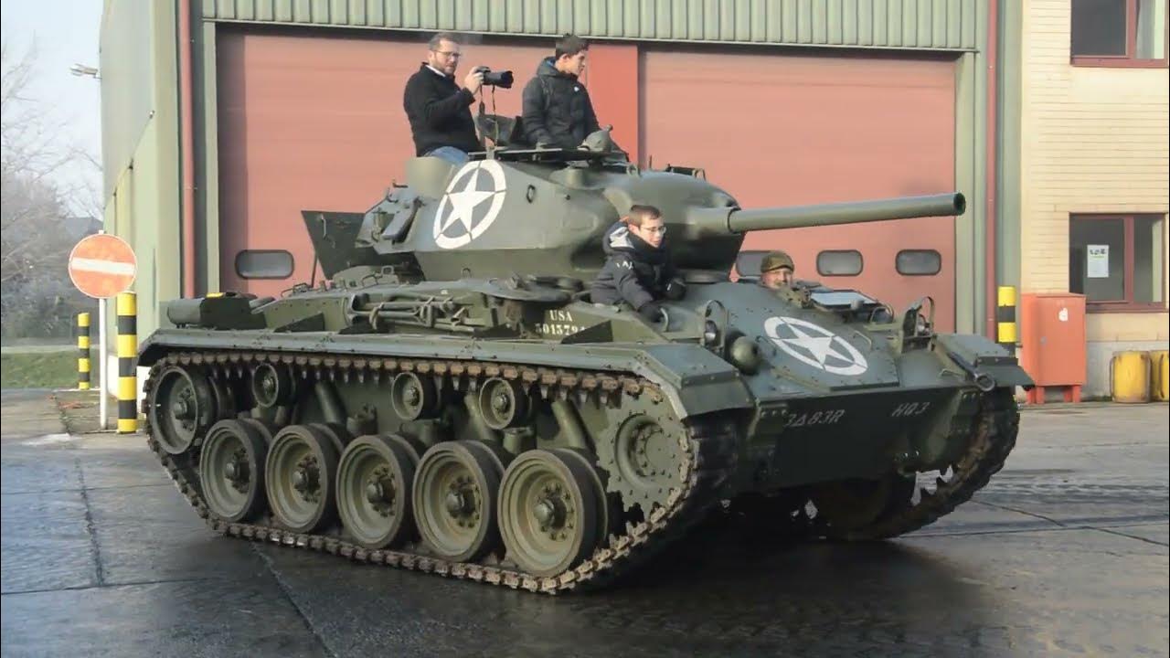 M24 Chaffee start up, revs and flyby - YouTube