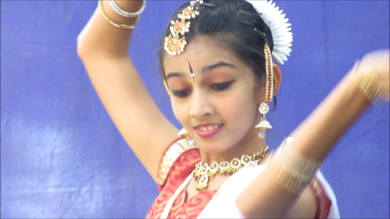 Kavya Dance - YouTube