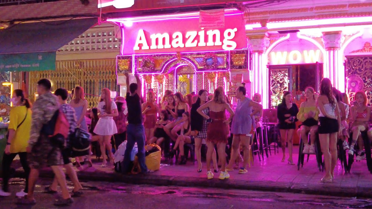 Phnom Penh Nightlife @Street 136 - Tourism & Nightlife in CAMBODIA 2023 ...