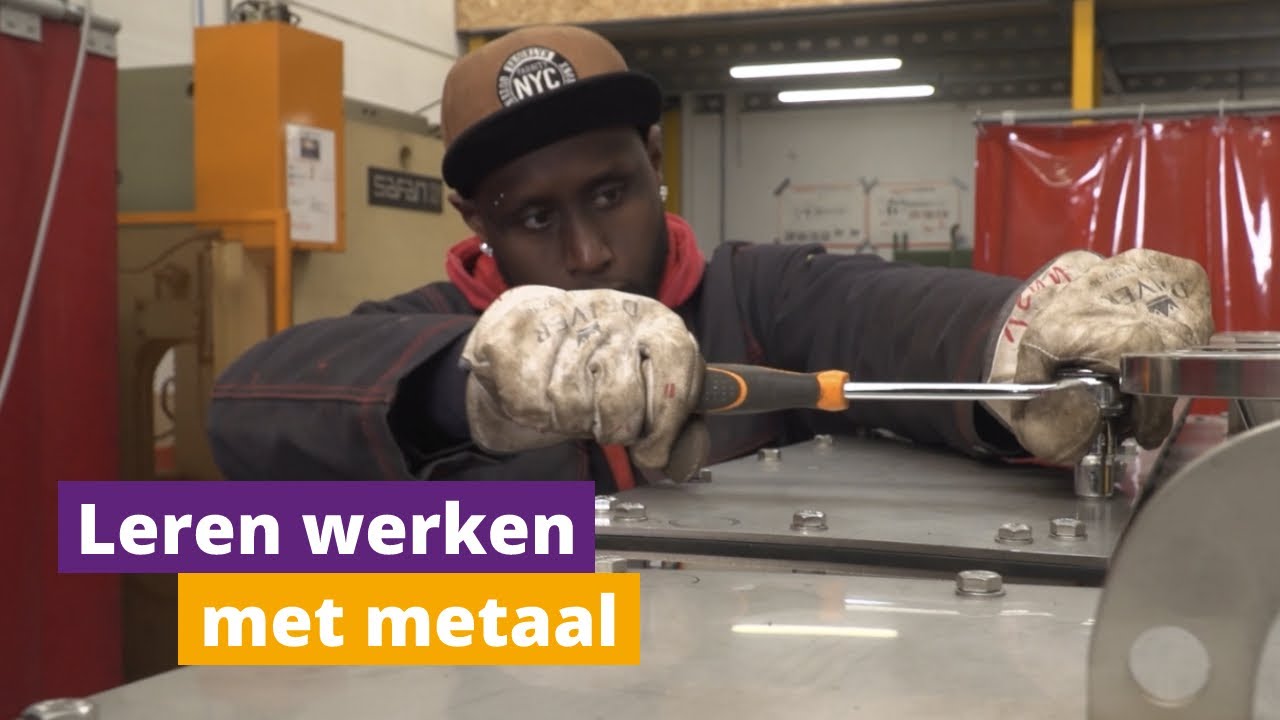 Leren werken met metaal bij REA College - YouTube