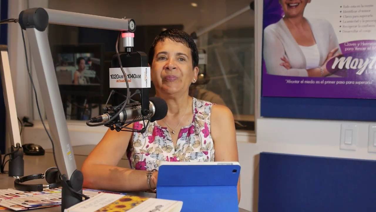 Crecer con las Criticas - Maytte en la Radio - YouTube
