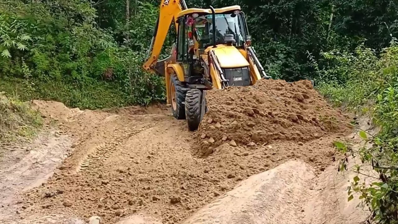 New JCB ecoXcellence Backhoe-Leveling Slopy Rough Road - YouTube