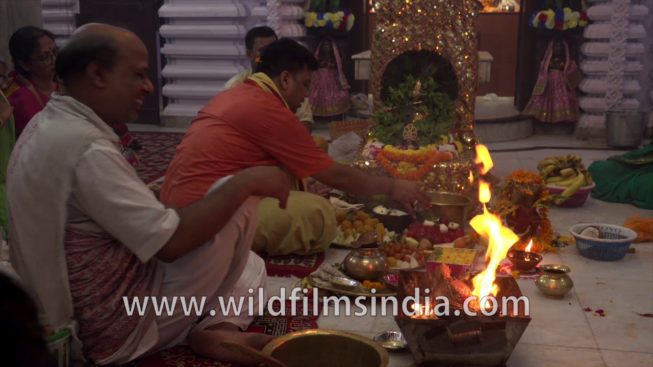 Hindu priests conduct Janmashtami ceremony at Jagannath Mandir in Kotla ...