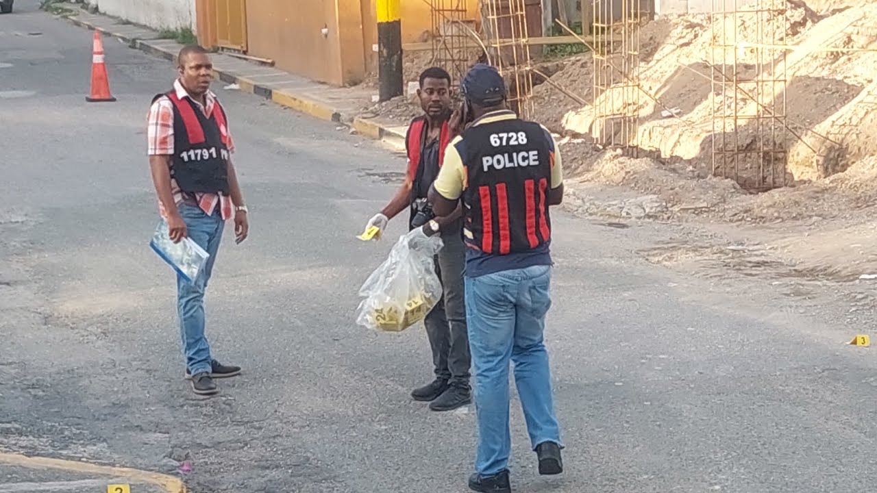 Grants Pen Triple Murder today (Sunday) Don run for his life - YouTube