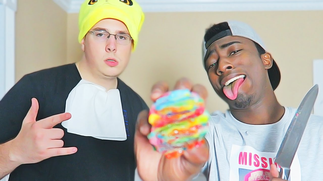 100 LAYERS OF SOUR PATCH KIDS - YouTube