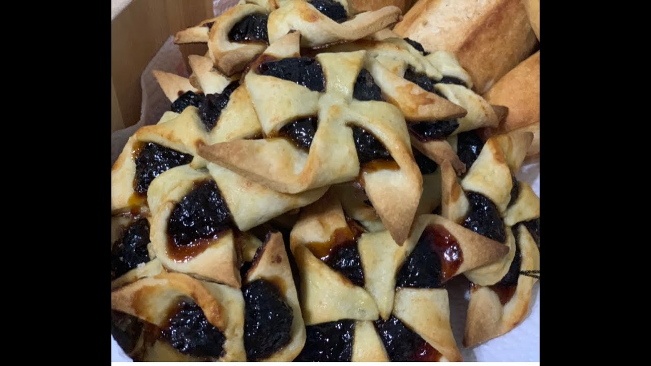 FINNISH PINWHEEL TART ( JOULUTORTTU) PRUNE TART - YouTube