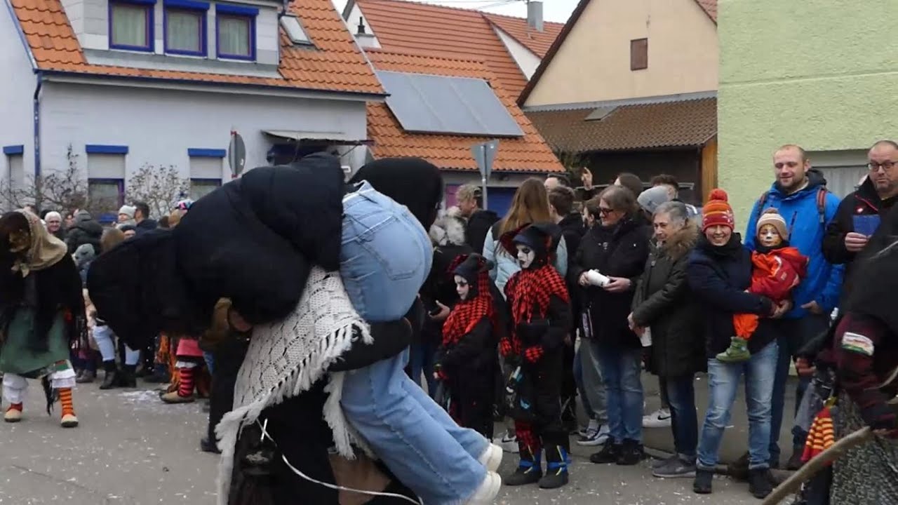 1 Fasnetsumzug Degerschlacht 2023 Teil 6 - YouTube