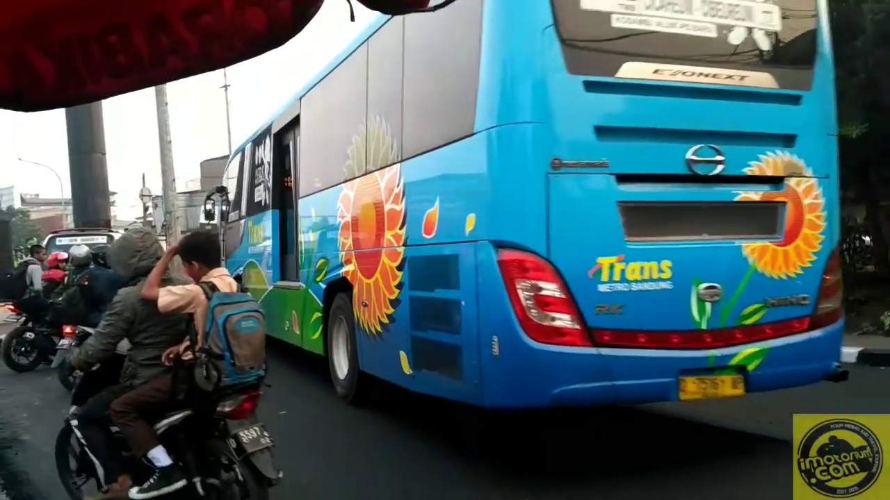 Nyobain Bus Trans Metro Bandung - YouTube