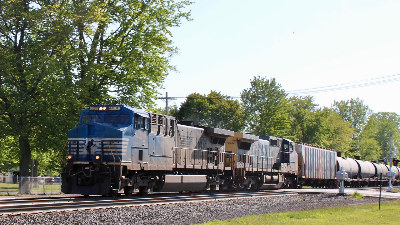Friday afternoon railfanning in Conneaut Ohio starring NS Blue Mane ...