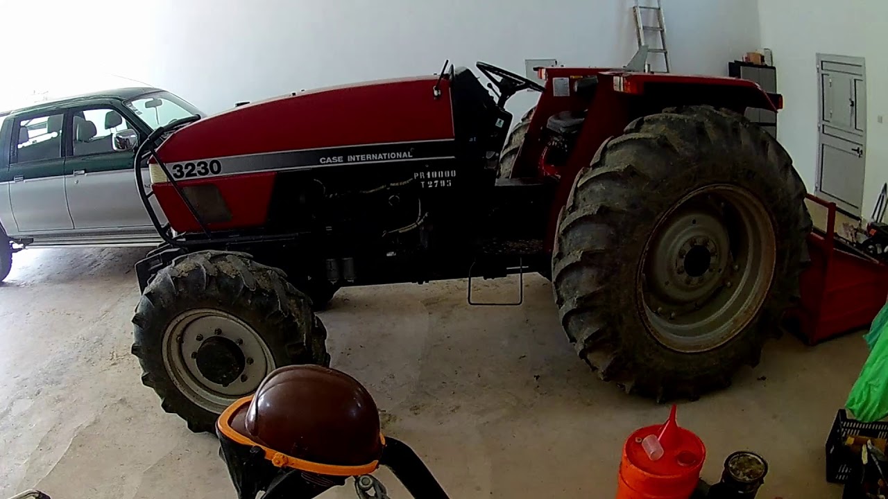 CASE IH 3230 TRACTOR - YouTube