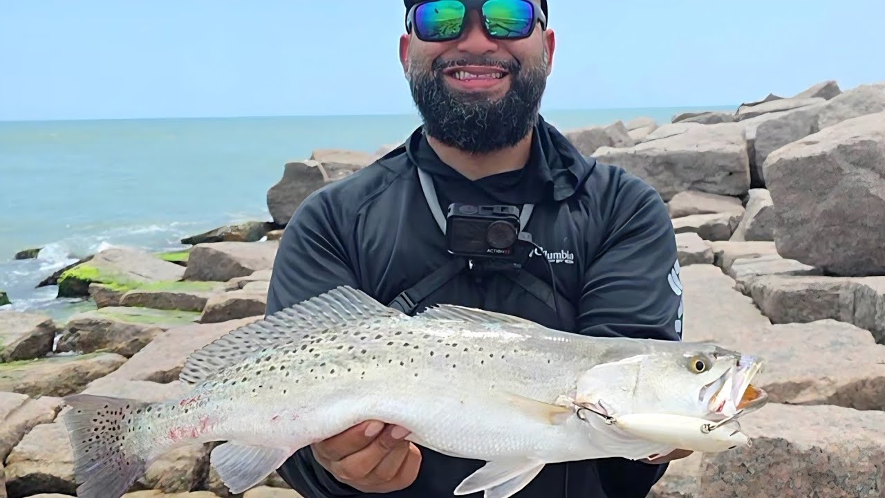Speckled Trout fishing with Topwaters in the Surf and Jetty (Catch and ...
