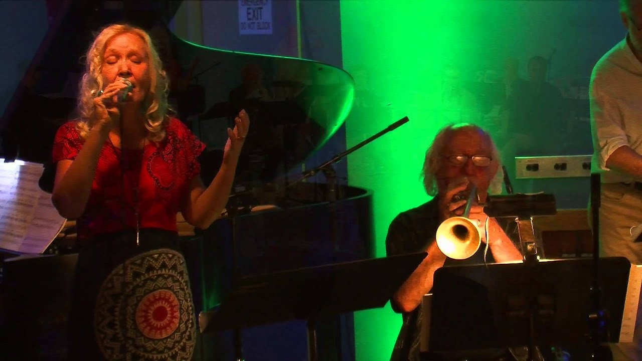 Kris Adams sings "The Dawntreader" - YouTube