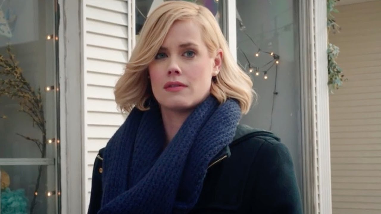 Fans adore Hawk for her portrayal of Frank's steadfast primary aide ...