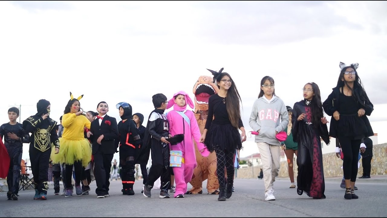 Dr. Sue Shook Halloween Parade - YouTube