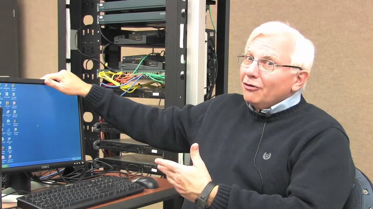 Professor Keith Miller studies computer ethics and robots - YouTube