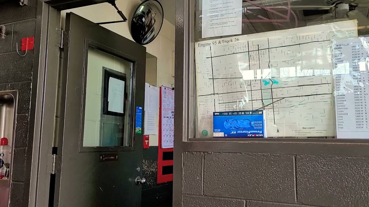 chicago fire department engine 95 responding - YouTube