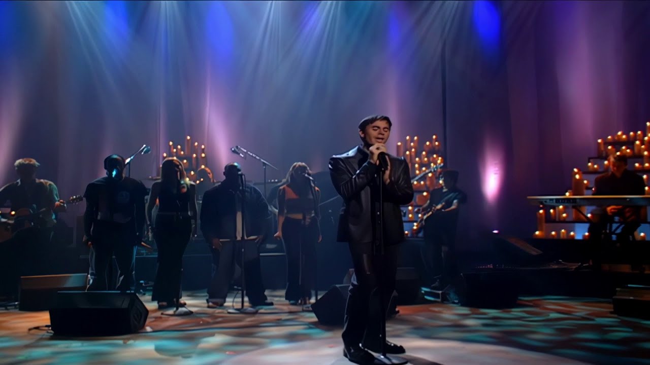 Enrique Iglesias - Hero - America ,A Tribute To Heroes 21-9 2001 - YouTube