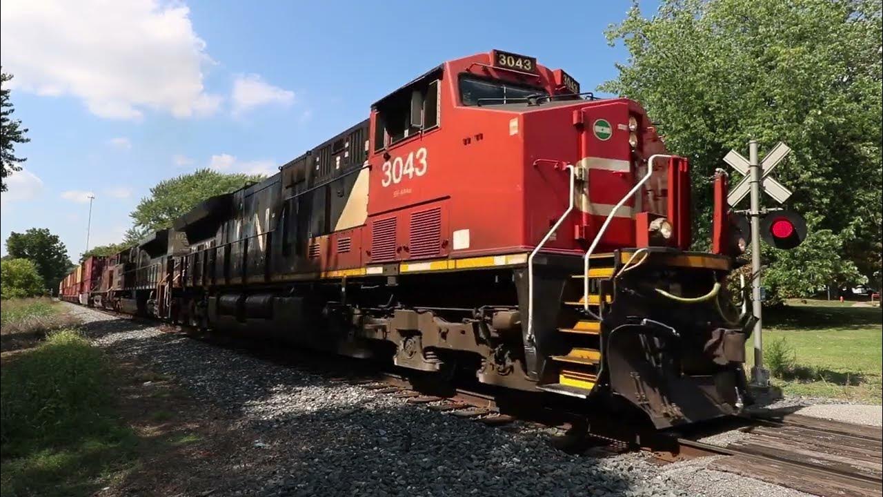 Chasing the MKCVN on the KCS Mexico sub with a colorful lashup of CN 3043, NS 1070, and CP 8500 ...