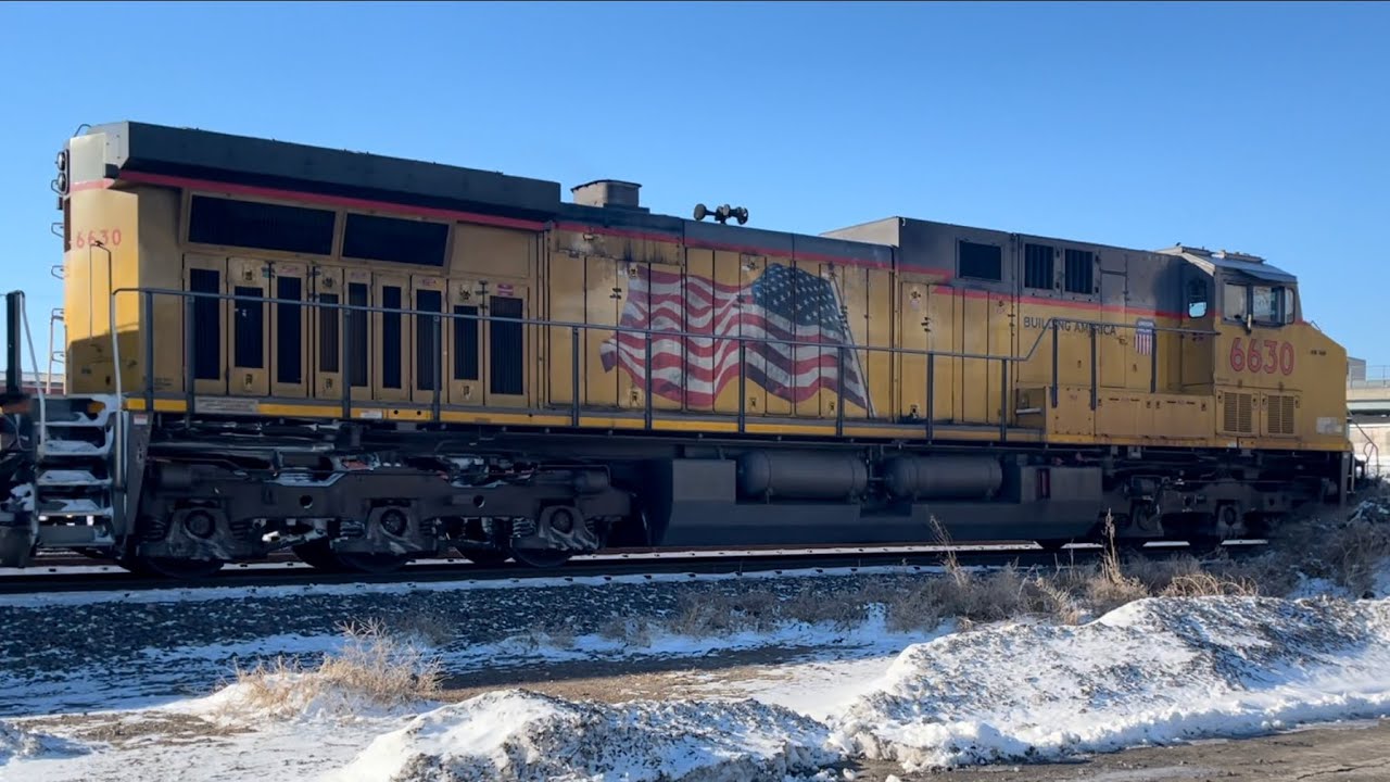 UP AC44CW leads intermodal plus a horn show!! - YouTube