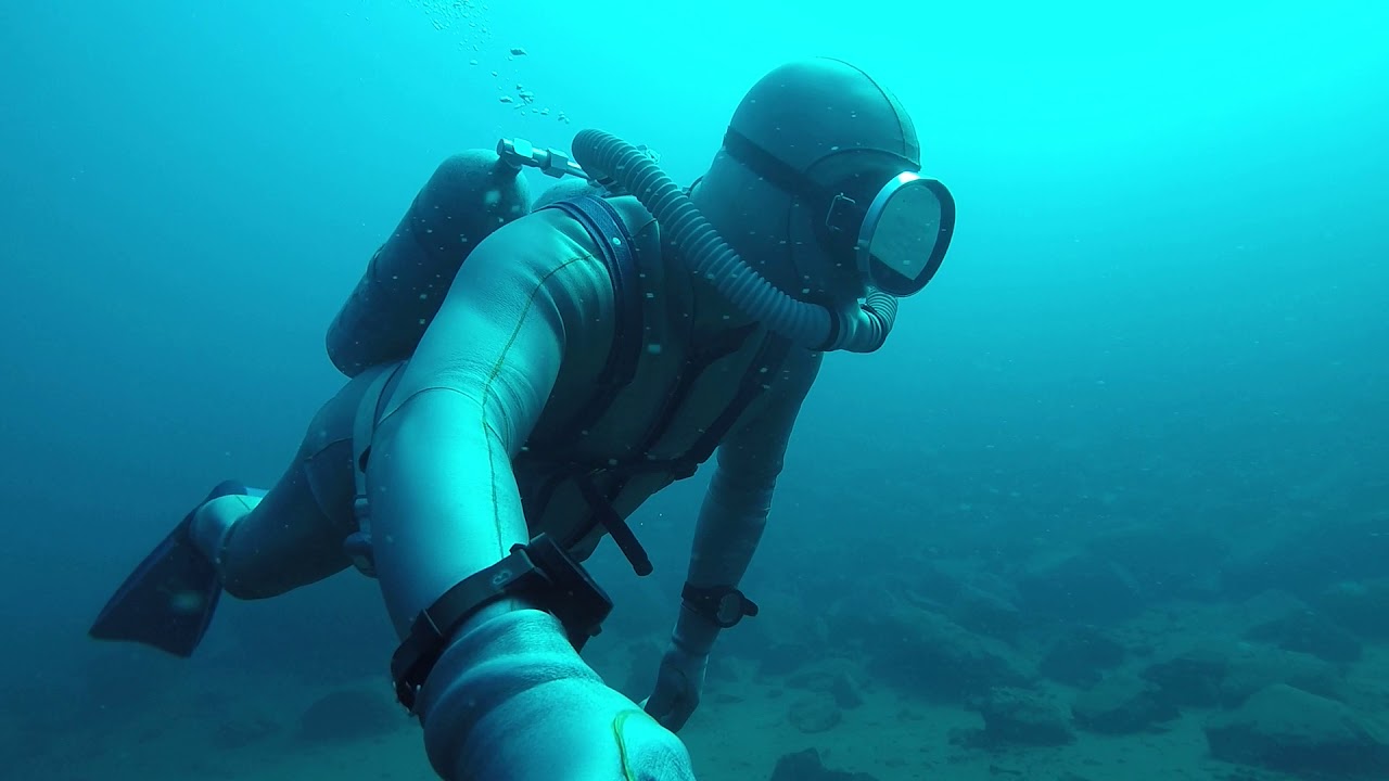 Sea Hunt scuba gear, Voit 50 Fathom double hose with triple tanks - YouTube