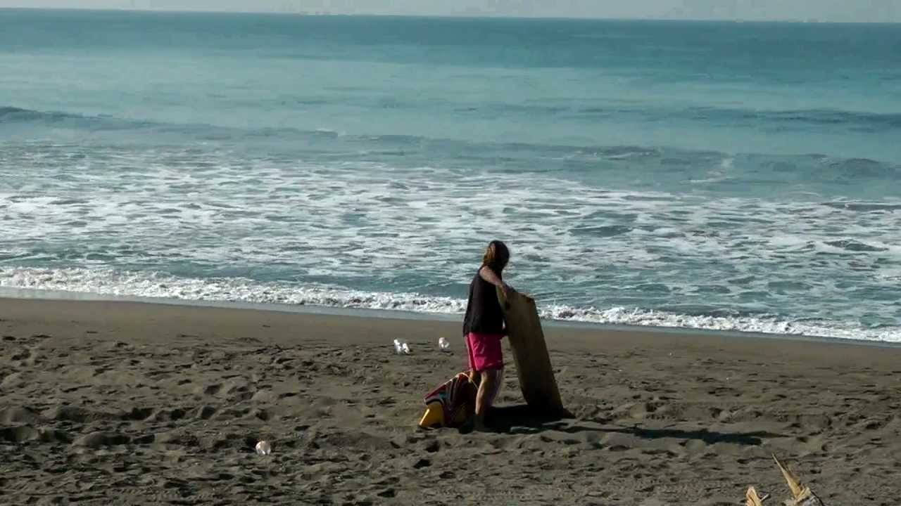 Damien Castera Surfing with a 5"8 Twin fin - YouTube