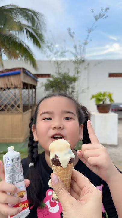 Người anh tốt bụng ăn kem socola cùng sữa đặc và quýt 🍊 siêu ngon 😋 #food - YouTube