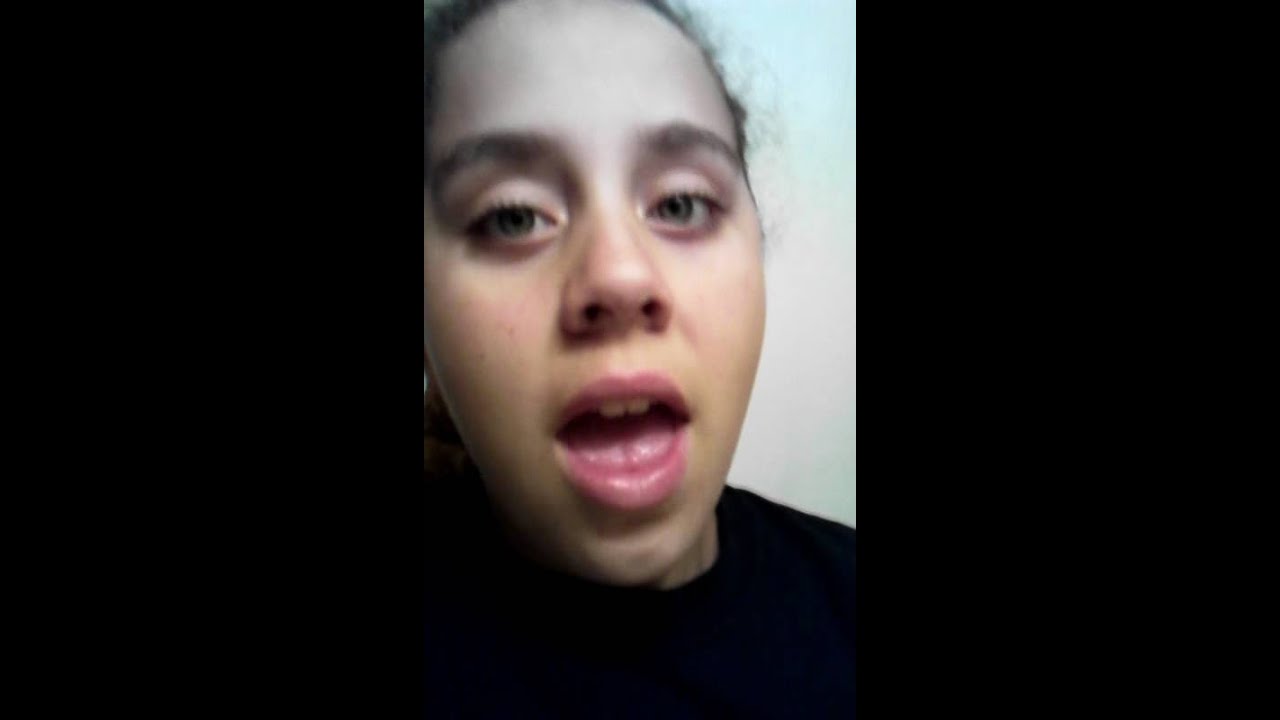 Weird girl sings sing - YouTube
