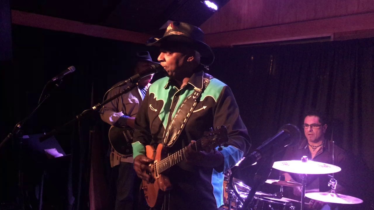 " The Blues Chose Me " Alvon Johnson with Levi Lloyd And Friends - YouTube