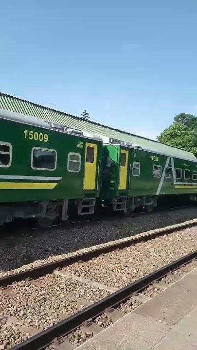 Green line Train #viral #islamabad #train #chaklala station - YouTube