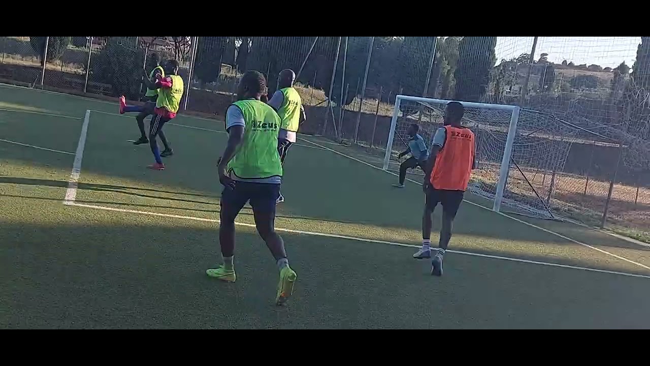 SARR ISSA vs DIALLO ISMAILA - YouTube